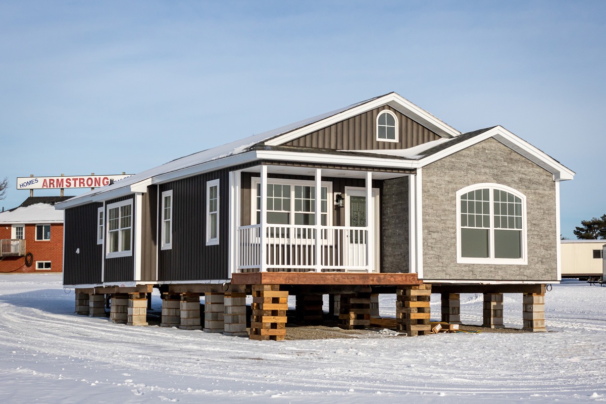 Maple Leaf Bungalow 2 Bed 2 Bath Luxury Home - USA HOMES